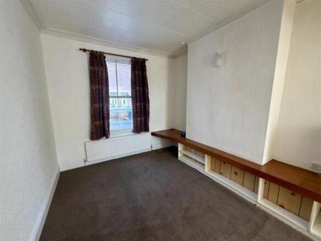 2 bedroom terraced house for sale in Stoneclose Avenue, Hexthorpe, Doncaster, DN4