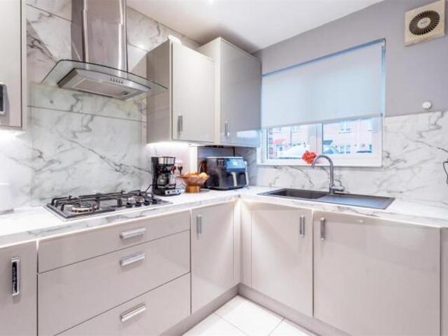 2 bedroom terraced house for sale in Strachur Crescent, Glasgow, G22