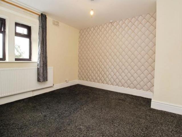 2 bedroom terraced house for sale in Suddards Fold, Bradford, BD7
