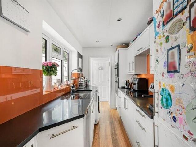 2 bedroom terraced house for sale in Summer Street, Slip End, LU1
