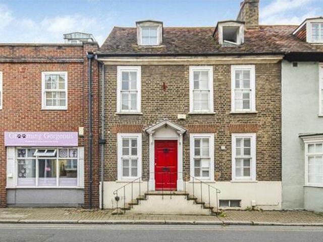 2 Bedroom Terraced House For Sale In Sunbury on thames, Surrey