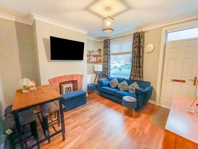 2 bedroom terraced house for sale in Powell Street, Harrogate, North Yorkshire, HG1