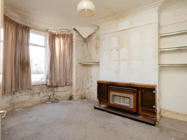 2 bedroom terraced house for sale in Poppleton Road, York, YO26
