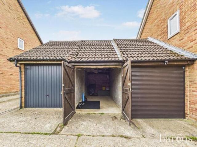 2 bedroom terraced house for sale in Paterson Close, Basingstoke, RG22