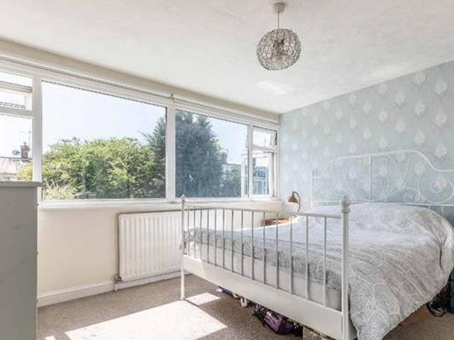 2 bedroom terraced house for sale in Patricia Close Burnham sl1 5ht SL1