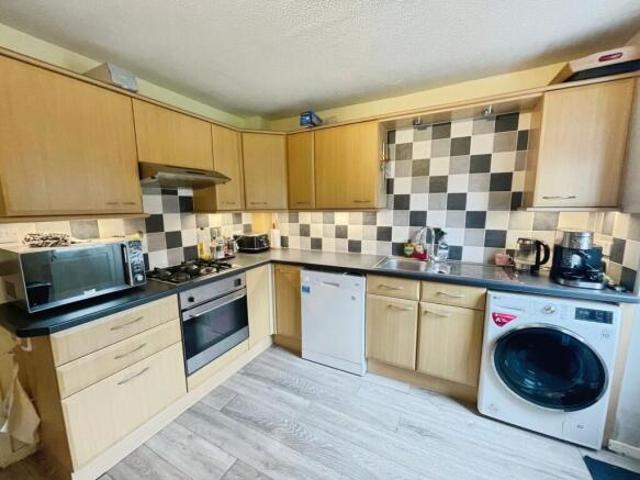 2 bedroom terraced house for sale in Paddock Walk, Basingstoke, RG22
