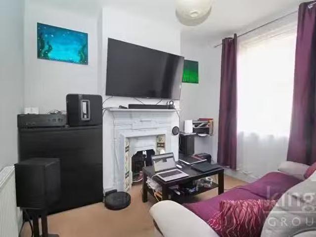 2 Bedroom Terraced House For Sale In Park Road, Cheshunt, Walt.