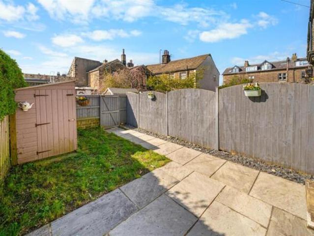 2 bedroom terraced house for sale in Park Row, Otley, LS21