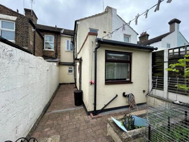 2 bedroom terraced house for sale in Park Street, Westcliff on Sea, SS0