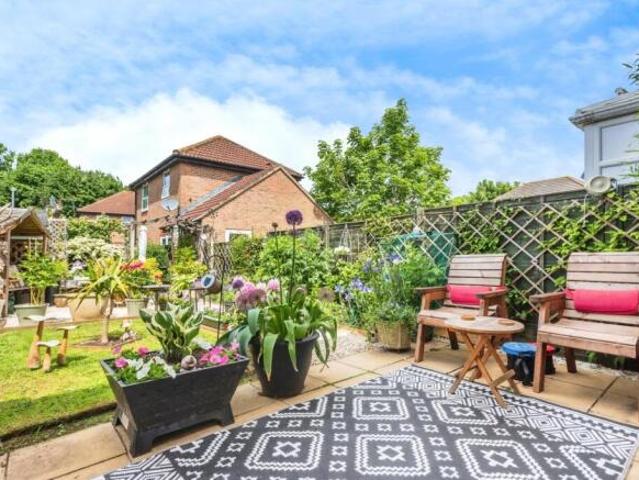 2 bedroom terraced house for sale in Pasture Close, Swindon, Wiltshire, SN2