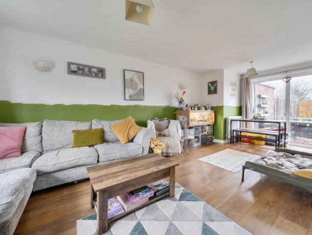 2 bedroom terraced house for sale in Peveral Walk, Basingstoke RG22 6QJ, RG22