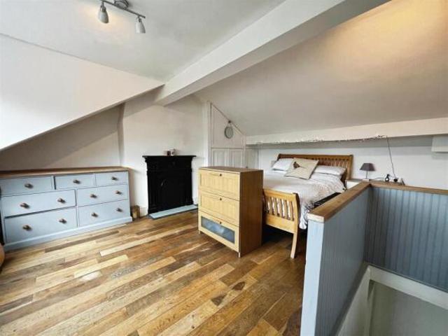 2 bedroom terraced house for sale in Peel Park Terrace, Bradford, BD2 4PL, BD2