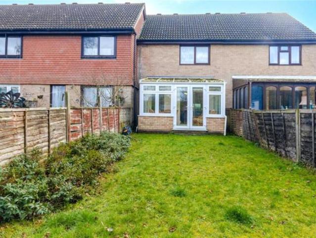 2 bedroom terraced house for sale in Peerless Drive, Harefield, Uxbridge, UB9