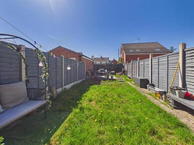 2 bedroom terraced house for sale in Penshurst Avenue, Hessle, HU13