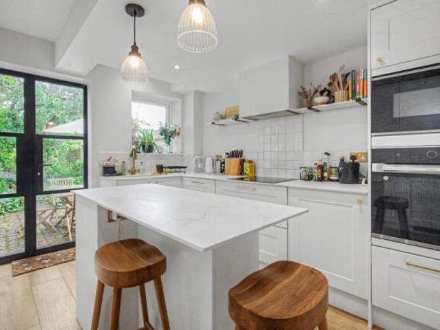 2 bedroom terraced house for sale in Percy Street, East Oxford, OX4