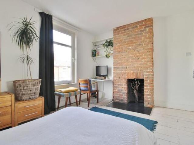 2 bedroom terraced house for sale in Percy Road, Southsea, PO4