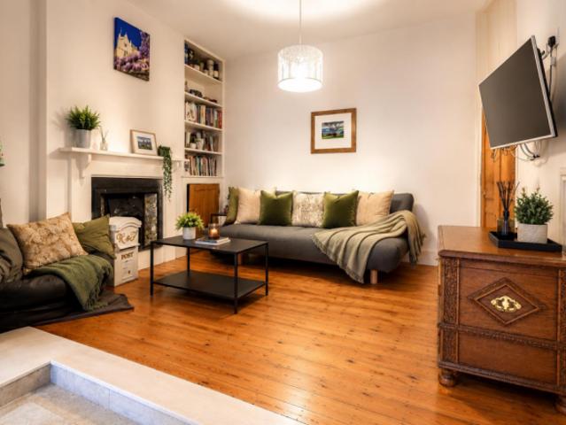 2 bedroom terraced house for sale in Perowne Street, Cambridge, CB1