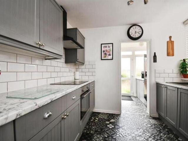 2 bedroom terraced house for sale in Pickering Road, Hull, HU4
