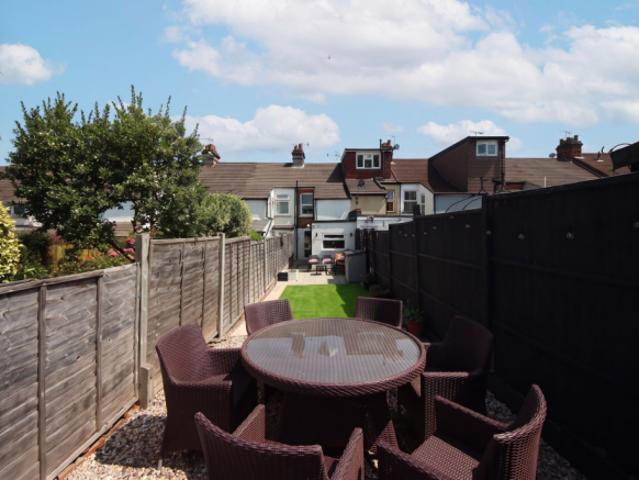 2 bedroom terraced house for sale in Pinner Road, Watford, WD19