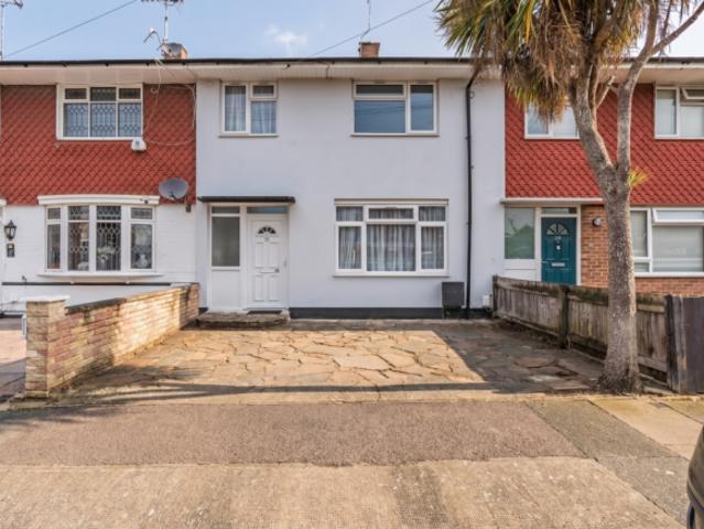 2 bedroom terraced house for sale in Pynham Close, Abbey Wood, London, SE2