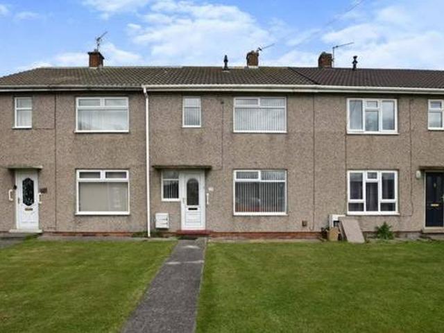 2 bedroom terraced house for sale in Queen Street Newbigginbythesea NE64