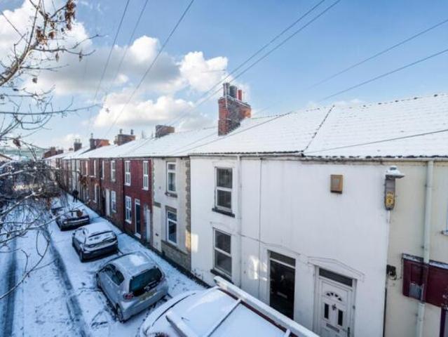 2 bedroom terraced house for sale in Queen Street, Lincoln, Lincolnshire, LN5