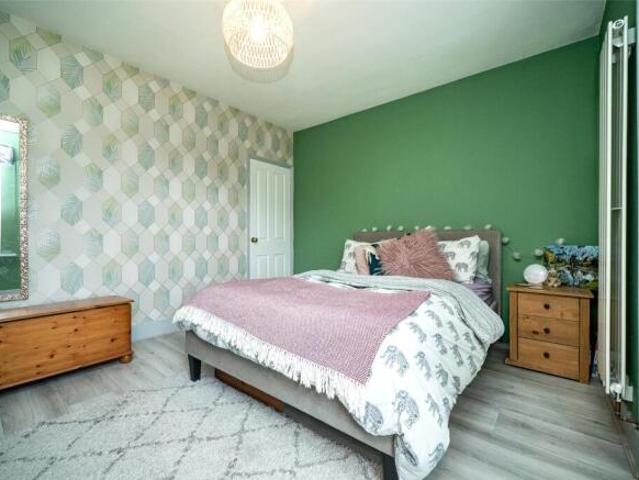 2 bedroom terraced house for sale in Queens Avenue, Watford, Hertfordshire, WD18