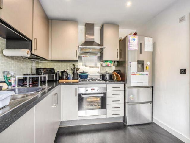 2 bedroom terraced house for sale in Robert Parker Road, Reading, Berkshire, RG1