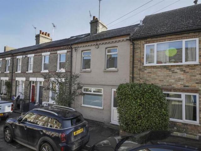 2 bedroom terraced house for sale in Ross Street, Cambridge, CB1