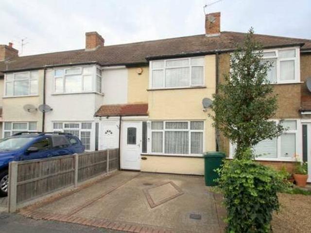 2 bedroom terraced house for sale in Ravensbourne Avenue StainesuponThames TW19