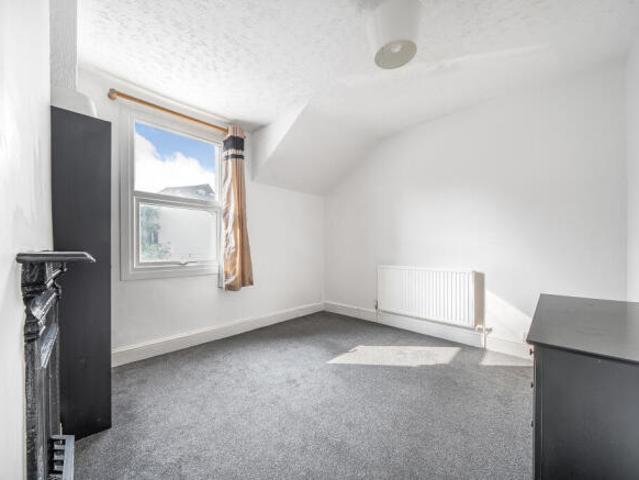 2 bedroom terraced house for sale in Radnor Street, Kingshill, Swindon, SN1