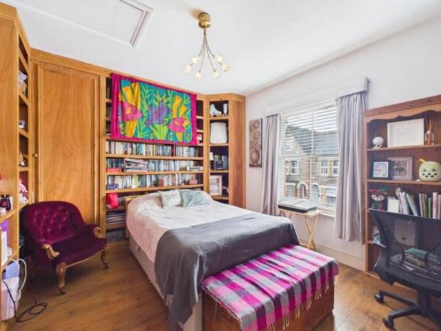 2 bedroom terraced house for sale in Radstock Road, Reading, Berkshire, RG1