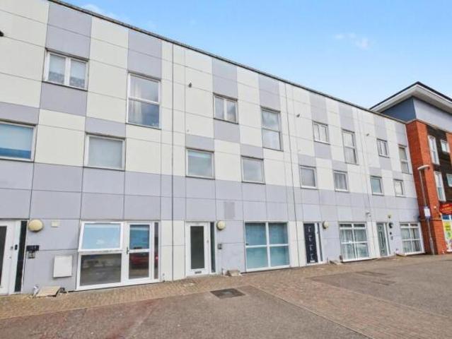 2 bedroom terraced house for sale in Ranelagh Road, Ipswich, Suffolk, IP2