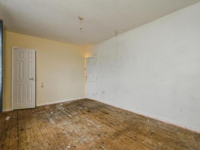 2 bedroom terraced house for sale in Reevy Road West, Bradford, BD6