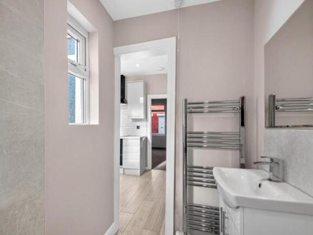 2 bedroom terraced house for sale in Regent Mount, Harrogate, HG1