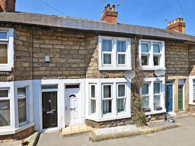 2 bedroom terraced house for sale in Regent Avenue, Harrogate, HG1
