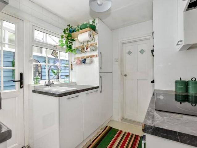 2 bedroom terraced house for sale in Regent Street, Watford, WD24