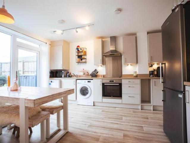 2 bedroom terraced house for sale in Renshaw Drive, Leamington Spa, CV31