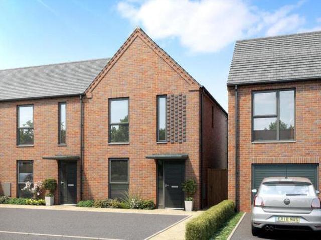 2 Bedroom Terraced House For Sale In Rh10 3yr