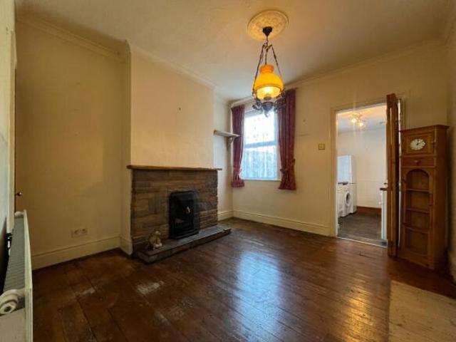 2 bedroom terraced house for sale in Ridgway Road, Luton, Bedfordshire, LU2 7RS, LU2