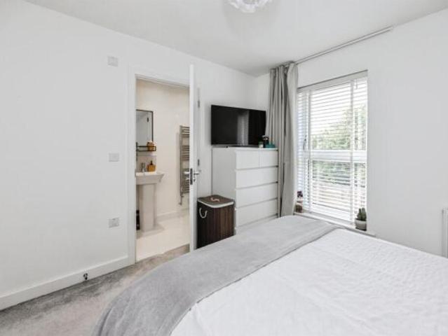 2 bedroom terraced house for sale in Ringlet Close, Kennington, Ashford, TN24