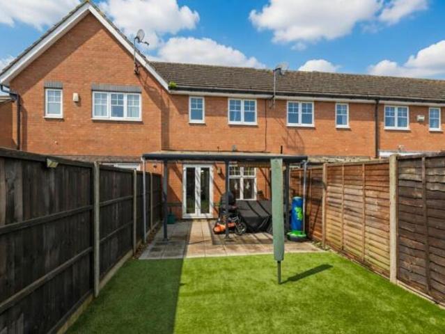 2 bedroom terraced house for sale in Ruffle Close, West Drayton, UB7