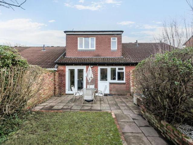 2 bedroom terraced house for sale in Ruskin Close, Basingstoke RG21 3QH, RG21