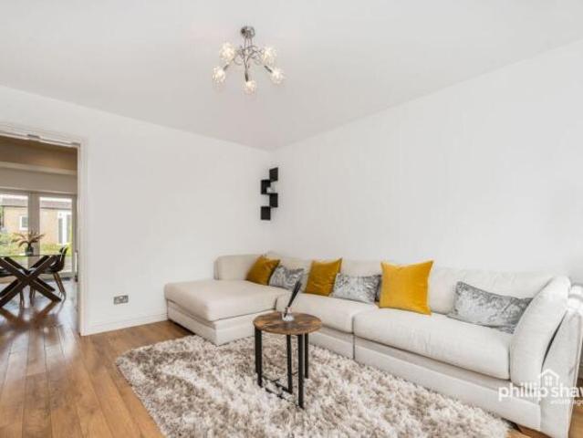 2 bedroom terraced house for sale in Rushton Avenue, Watford, WD25