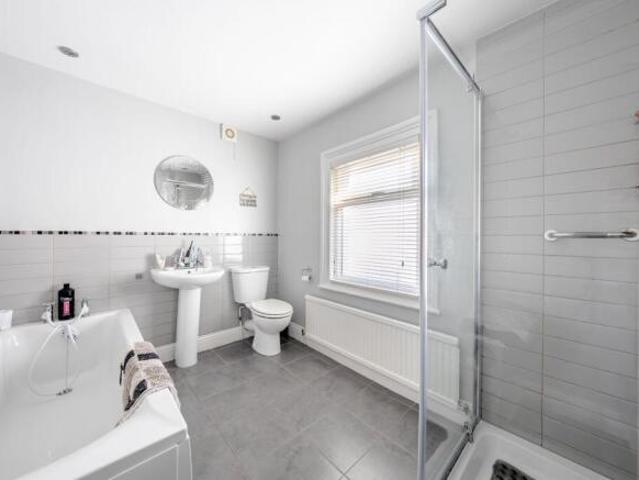 2 bedroom terraced house for sale in Russell Street, Harrogate, HG2