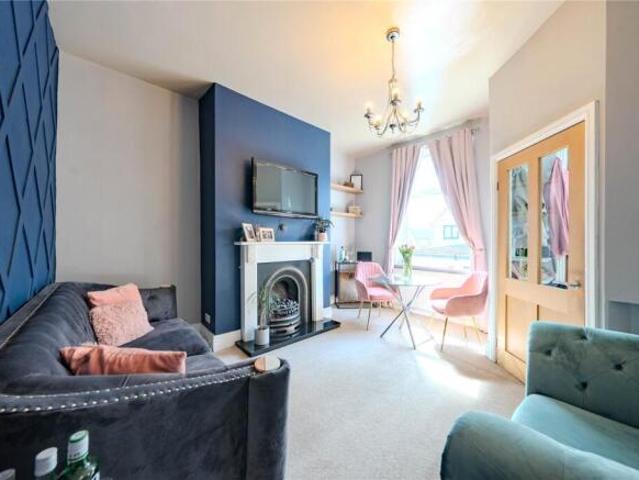 2 bedroom terraced house for sale in Womersley Place, Pudsey, Leeds, LS28
