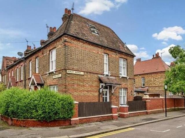 2 Bedroom Terraced House For Sale In Wood Green, London