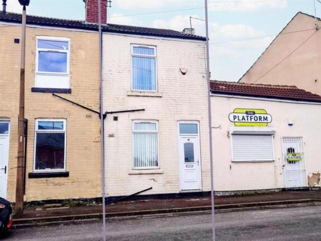 2 bedroom terraced house for sale in Woodfield Road, Balby, Doncaster, DN4