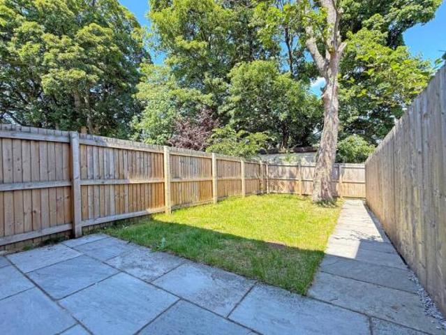 2 bedroom terraced house for sale in Woodleigh Close, Harrogate, HG1