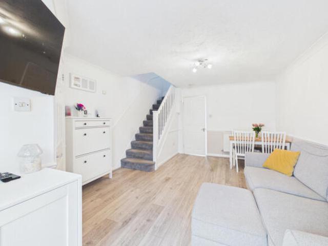 2 bedroom terraced house for sale in Woodley, RG5